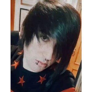 101 Best Emo Hairstyles For Guys to Wear in 2022 (with Pictures)